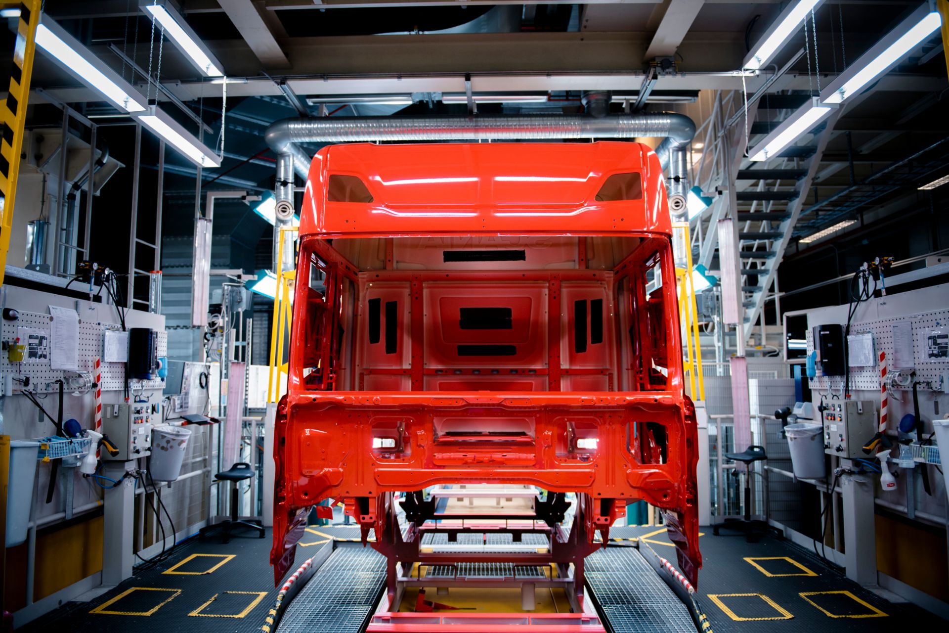 Modularity in passenger cars & commercial vehicles | TRATON